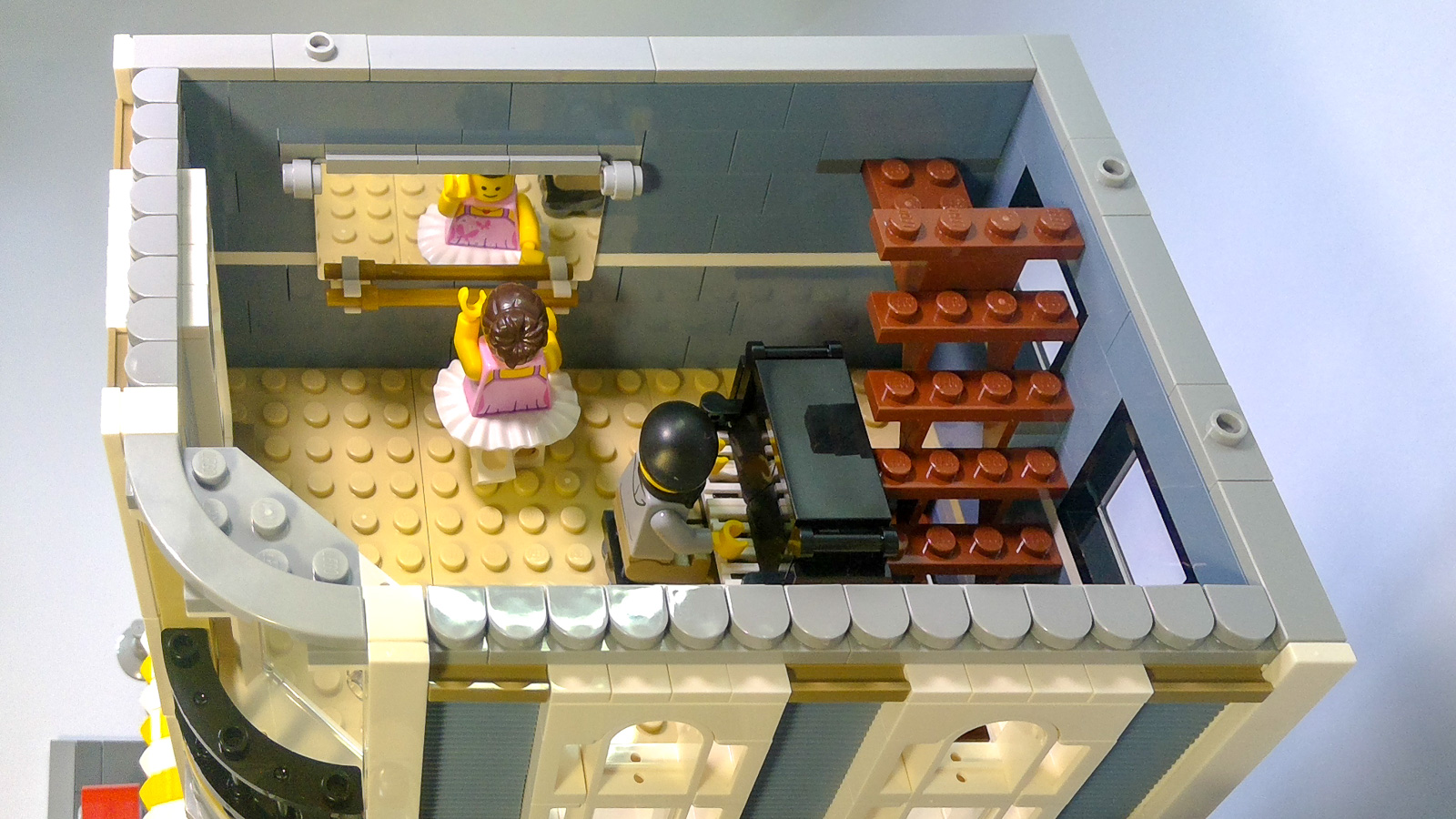 Review: #10255 Assembly Square - BRICK ARCHITECT