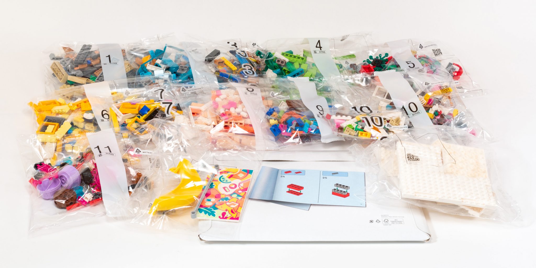 Review: #41747 Heartlake City Community Kitchen and #41748 Community ...