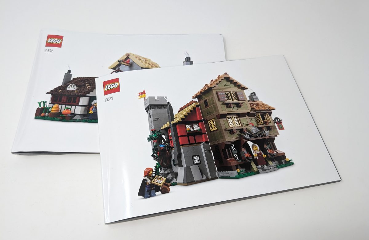 Review: #10332 Medieval Town Square (LEGO Icons) - BRICK ARCHITECT