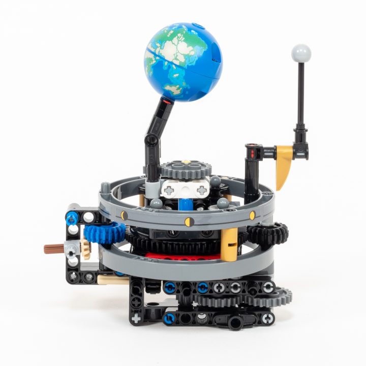 Review: #42179 Planet Earth and Moon in Orbit (LEGO Technic) - BRICK ...
