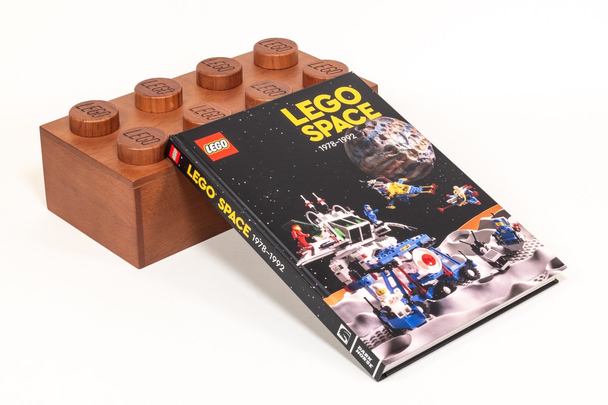 Classic Space Book, Classic Space Parts - BRICK ARCHITECT